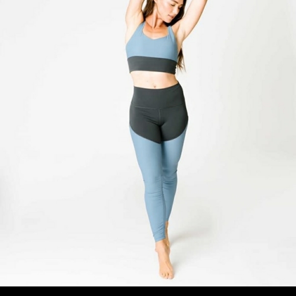 ZYIA | Pants & Jumpsuits | Zyia Active Storm Parallel Luxe High Rise 78 Length Blue Legging Size ...